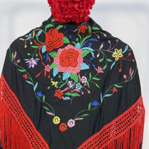 Mantón Blanco Con Flores Rojas y Verdes, Con Dos Rosas. – Aires de ...